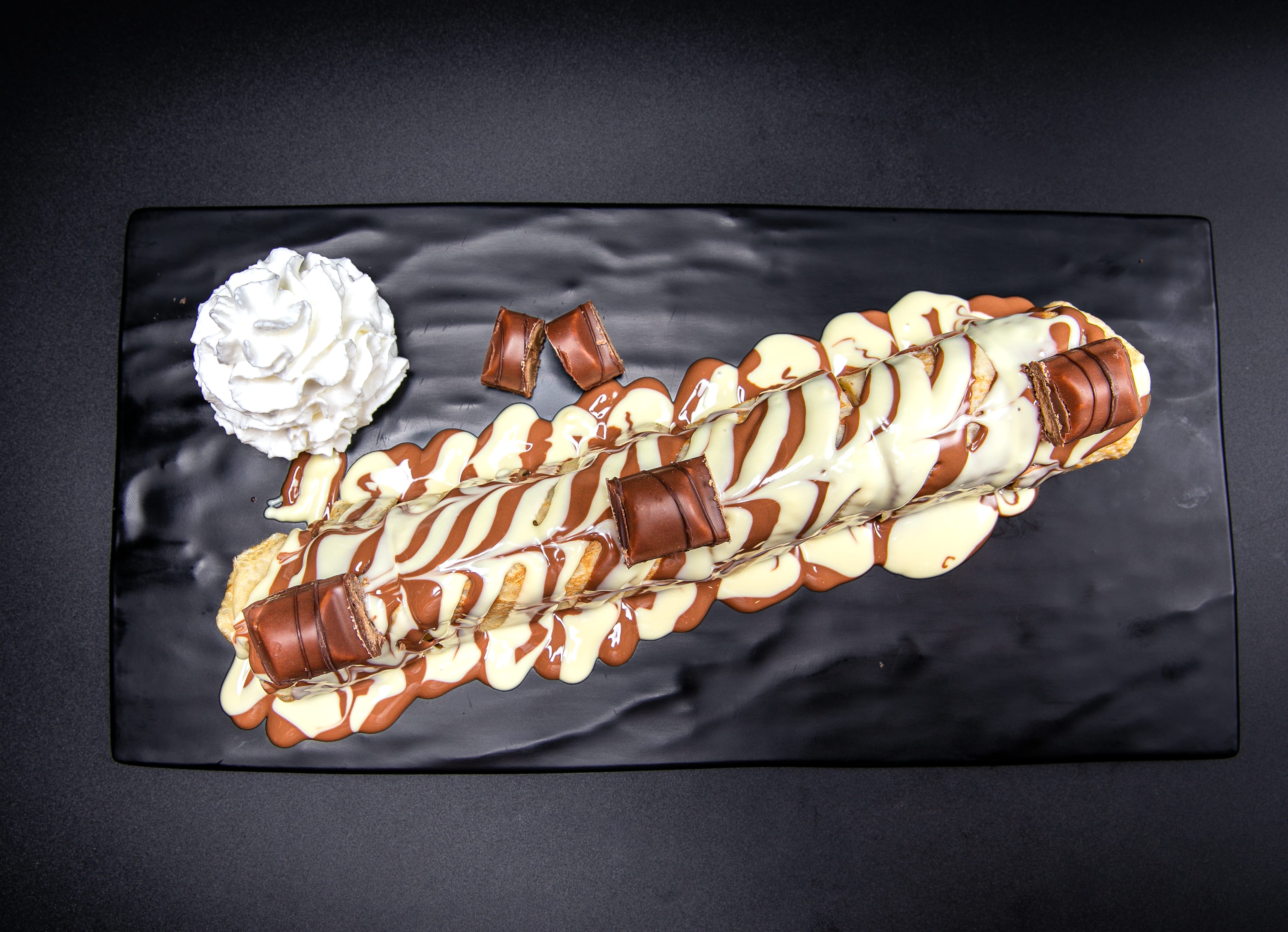 Kinder Bueno Crepe/Waffle | 88 Restaurant